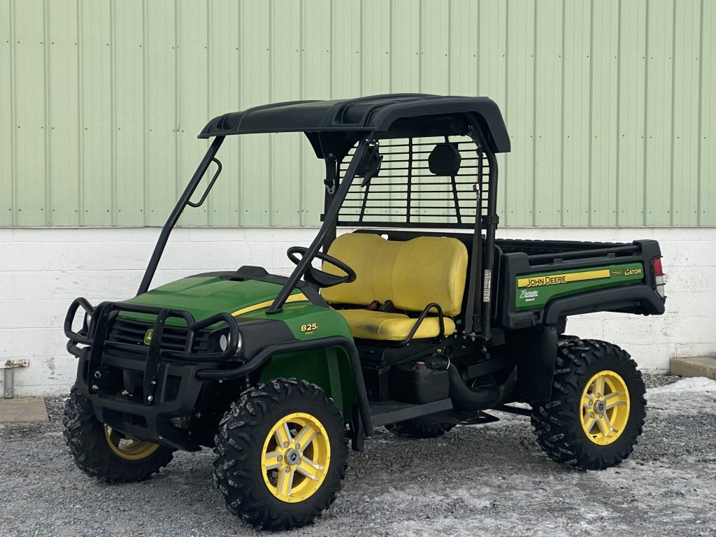 John Deere 825i Gator | PA Haiti Auction